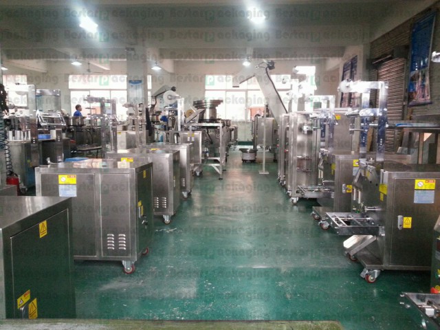 Automatic packaging machine for wall tile grout floor tile grout